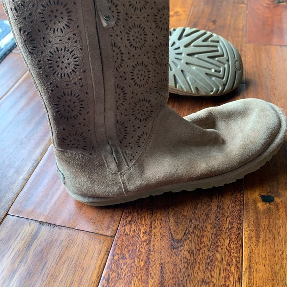 UGG | Shoes | Uggs Flower Printed | Poshmark